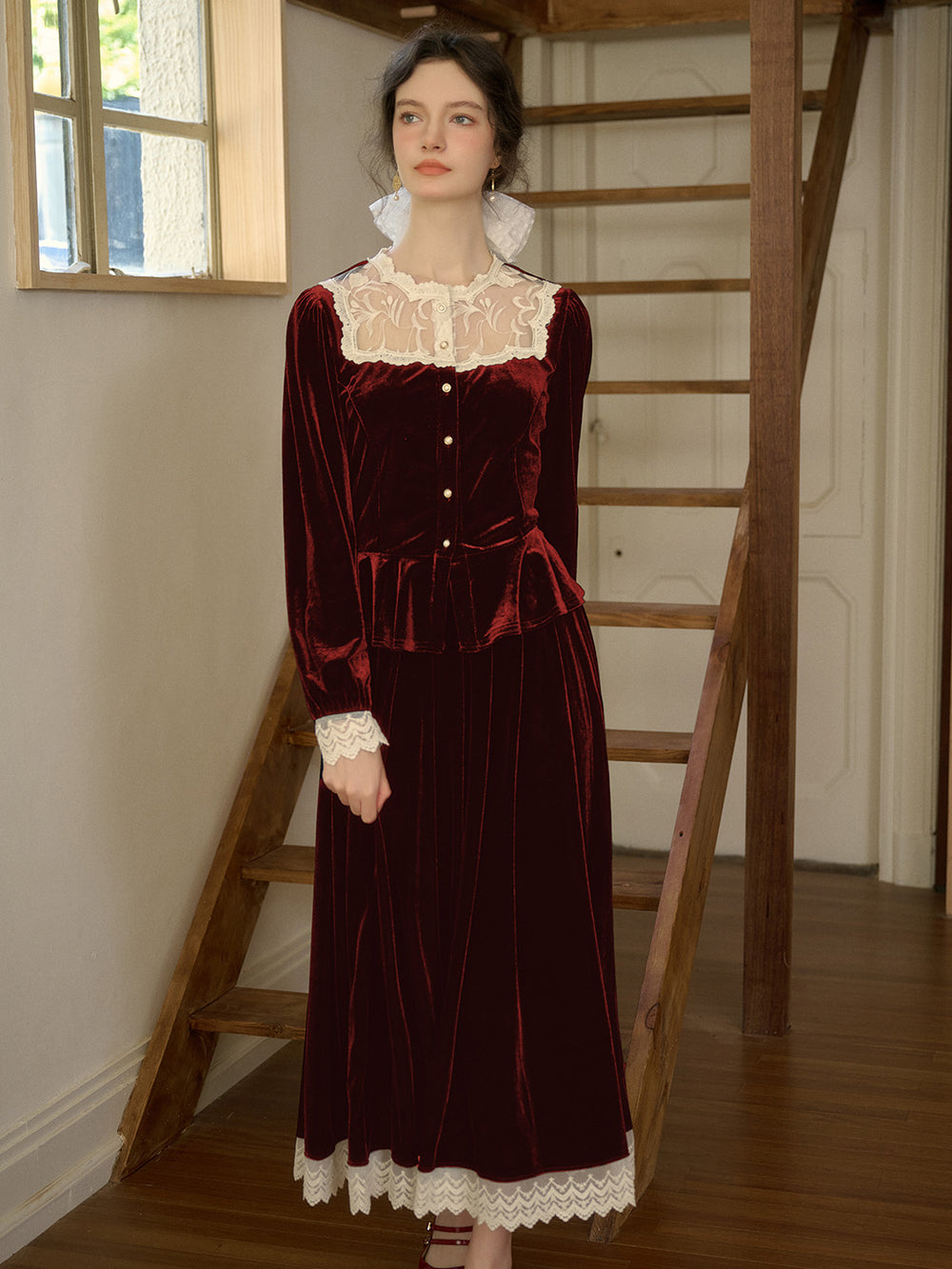 【Final Sale】Cynthia Elegant French Style Contrasting Lace Lapel Cuffs