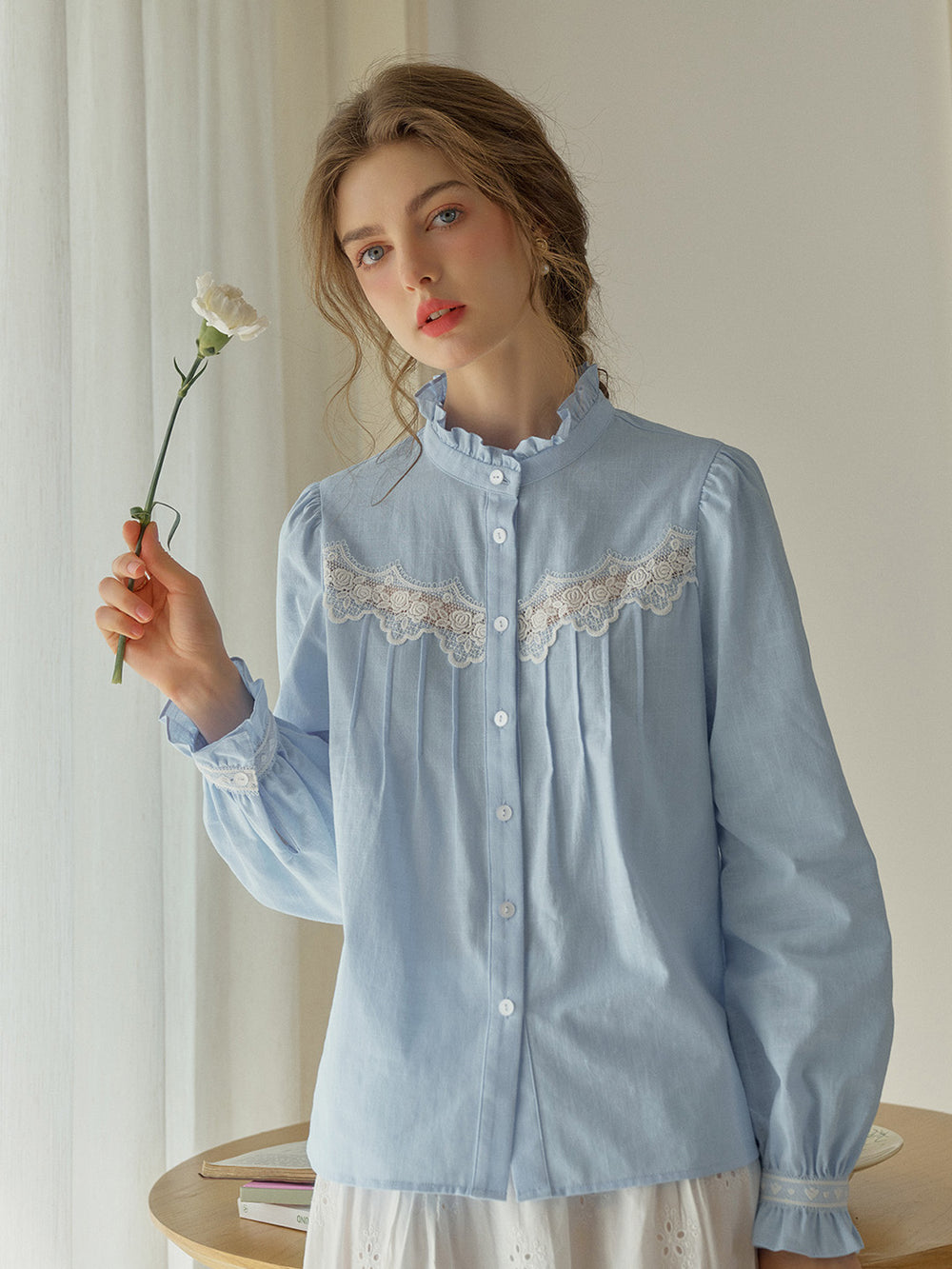 【Final Sale】Kitty Wavy Stand Collar Lace Blouse - Blue