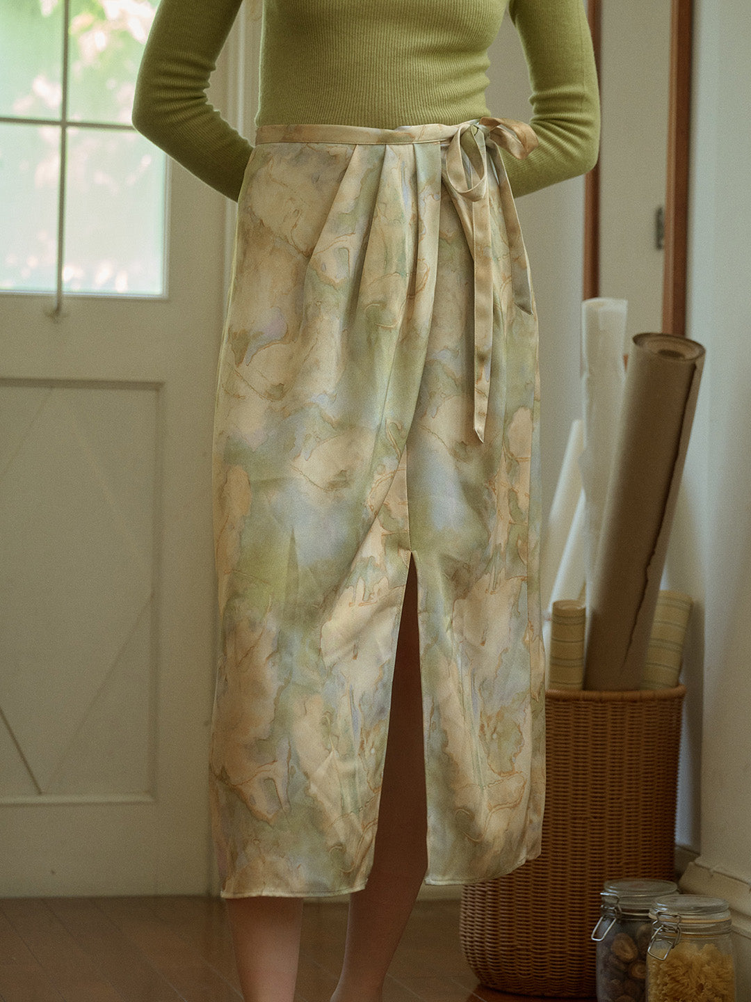 【Final Sale】Isabela Vintage Oil Painting Print Waist Tie Slit Satin Sk