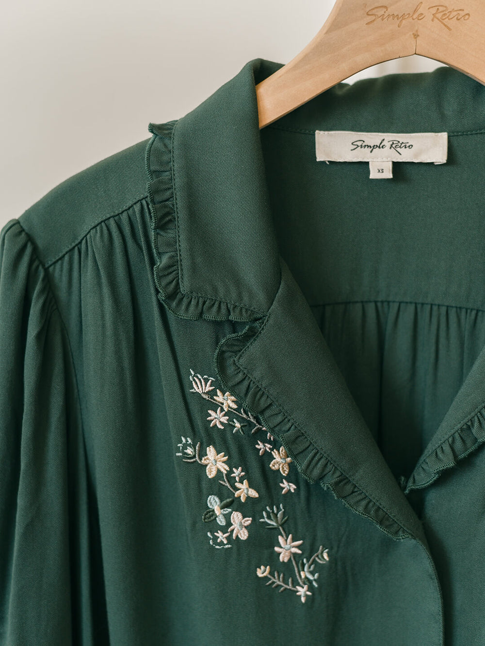 【Final Sale】Convallaria Floral Embroidered Green Puff Top
